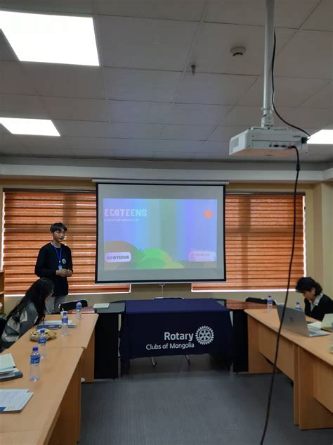 Хэрэггүй цаасаа өг Монголд анх удаа өсвөр насныхан хаягдал цаасыг дахин боловсруулах төсөл