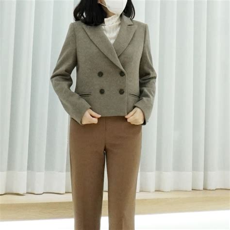 더블버튼 크롭 여성정장자켓 누빔 안감 울 테일러드 숏 재킷 오피스룩 스타일라떼