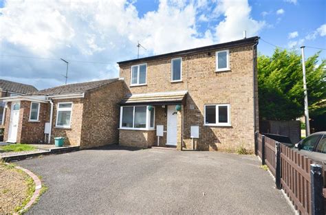 Chestnut Avenue Corby Nn17 3 Bed Semi Detached House £215000