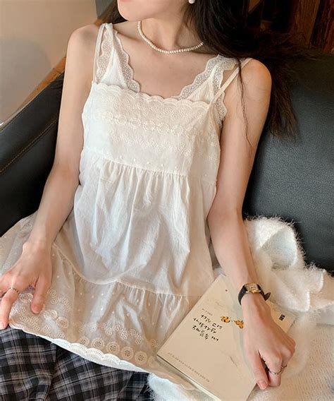 에이비글 2컬러 제리 레이스 펀칭 플라워 끈나시 빈티지 프릴 자수 청순 셔링 캉캉 민소매 벚꽃룩