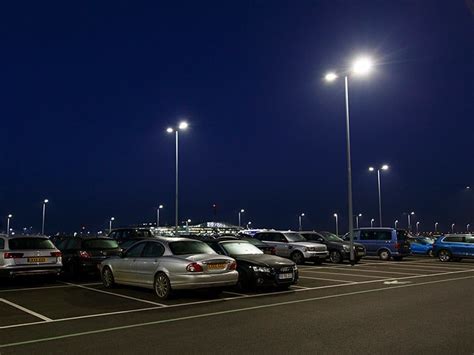車中泊車宿潛藏的危險有哪些 常見危險潛藏危險及解決方案 FindCar 找車網