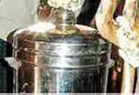 Arrested அம்மன் கோவில் உண்டியலை உடைத்து திருட முயன்ற வாலிபர் கைது