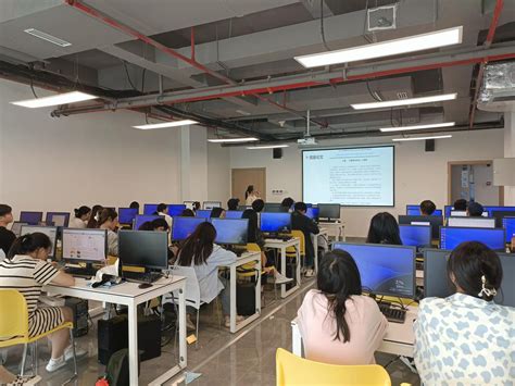 智慧管理俱乐部全国大学生数学建模竞赛专题二 第十七期讲座顺利举行 现代服务管理学院