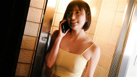 「電話中のノーブラ巨乳jdのぷっくり乳首にオスの本能を抑えきれず部屋に押しかけガッチガチな興奮チ ポでハメ倒し【女子大生美巨乳乳首ぽっち