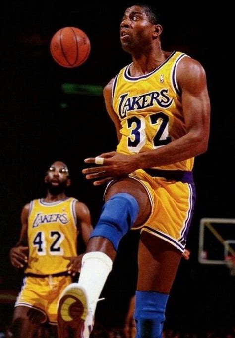 NBA75大球星之魔术师约翰逊赛场艺术家三 球迷屋