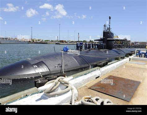 Us Navy Sailors Aboard The Los Angeles Class Submarine Uss Helena Ssn