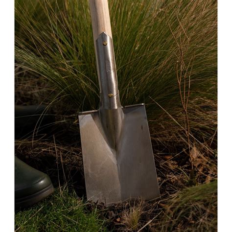 Sneeboer Border Spade With Steps And D Handle Harrod Horticultural