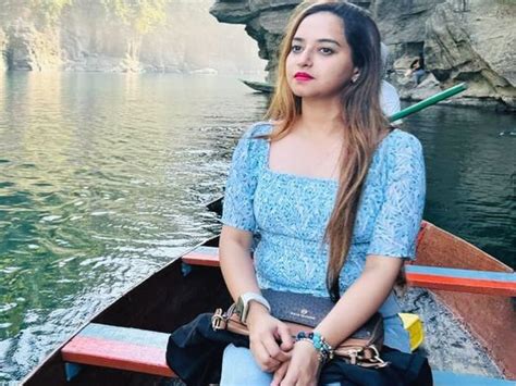 Photo रिसेप्शनीस्ट म्हणून काम करणारी पूजा अशी बनली Ips जर्मनीची नोकरी सोडून क्रॅक केली Upsc