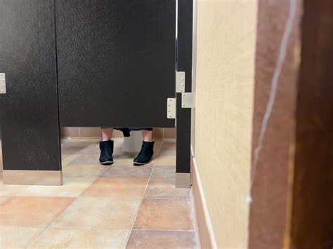 Quick Toilet Spy ThisVid Com