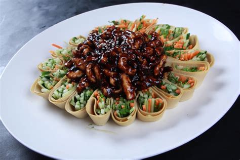 酱肉丝卷饼 中国菜系 食品餐饮 摄影 汇图网www huitu