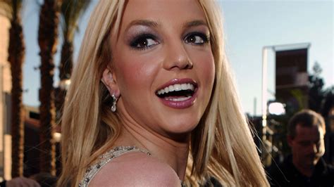 100 Britney Spears Pictures