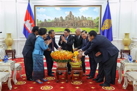 គណៈកម្មាធិការអចិន្រ្តៃយ៍រដ្ឋសភា គោរពជូនពរ ឯកឧត្តមកិត្តិសេដ្ឋាបណ្ឌិត ជាម យៀប