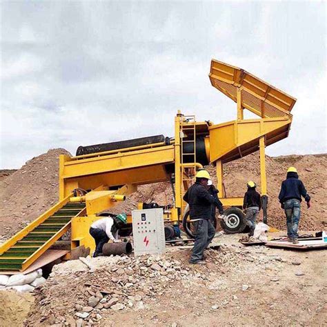 Large Scale Portable Gold Panning Equipment With Sluice Box Gold