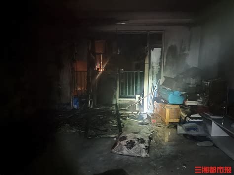 客厅深夜起火，“火烧屁股”醉酒男仍熟睡 三湘都市报