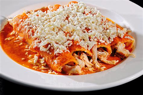 Enchiladas Rojas De Queso