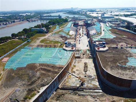 安徽芜湖裕溪一线船闸扩容改造工程建设忙 人民图片网