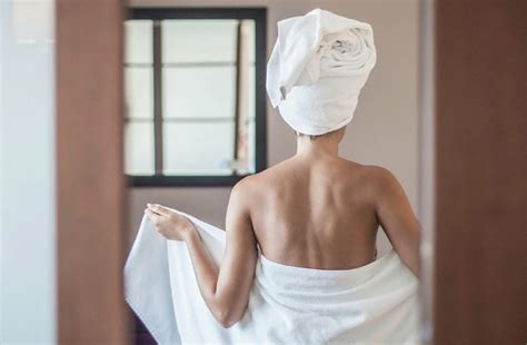 Фото Девушки В Полотенце Из Душа — Картинки фотографии