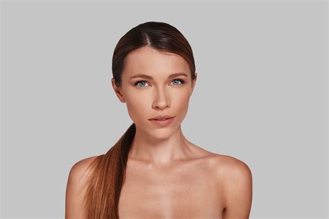 Стимуляторы коллагена для молодости зоны декольте