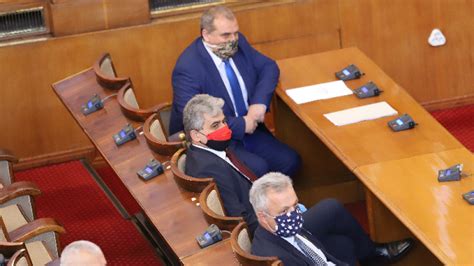 Парламентът ще заседава извънредно в понеделник От деня БНР Новини