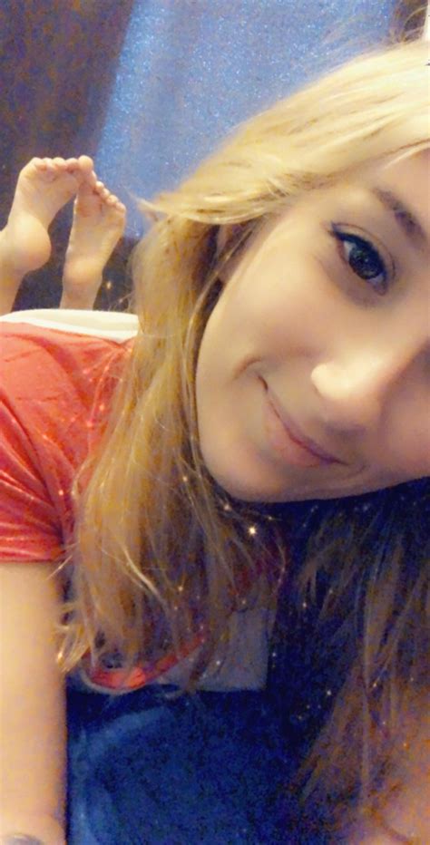 Happy Friday Loves 💕 R Feetpics