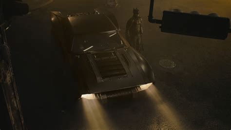 Matt Reeves Reveals The Batmans Batmobile New Look At Batsuit