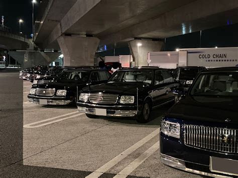 センチュリーのオフ会黒塗りの高級車に関するカスタム事例車のカスタム情報はCARTUNE