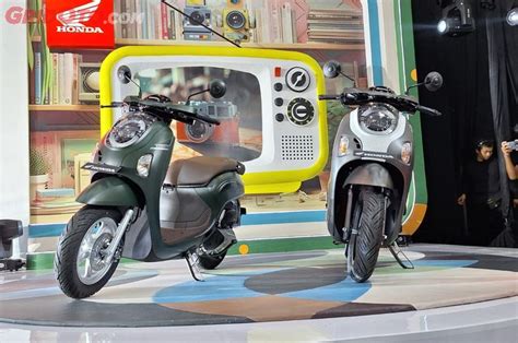 Segini Beda Harga Scoopy Baru Yang Pakai Kunci Keyless Dan Tidak Gridoto
