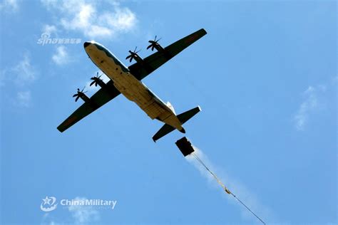还差一个运20我空降兵重装空投伊尔76运9齐上阵 新浪图片