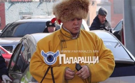 Гарьд Ж Бат Эрдэнийн цагаан сарын гоёл