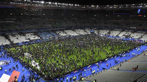 Attentats Du 13 Novembre Un Kamikaze Du Stade De France Identifié