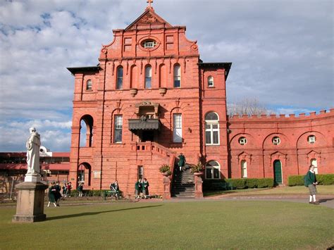 Locations Hub Santa Sabina College
