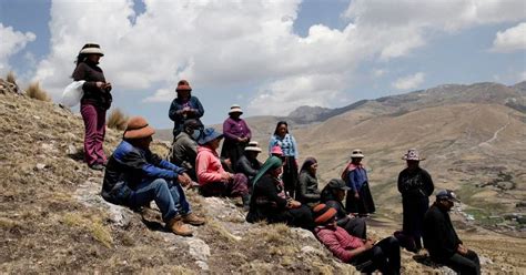 Лас Бамбас Міністр енергетики та шахт Карлос Паласіос закликає шахтаря та громади до діалогу