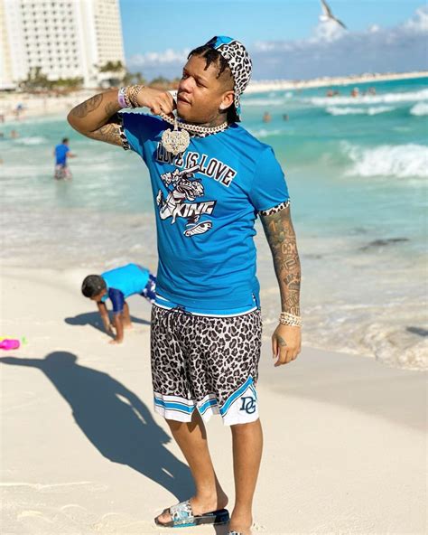 Yella Beezy Outfit From December 17 2020 Whats On The Star