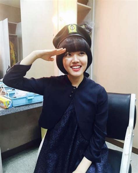 ‘신과함께2 김향기 1편 촬영 당시 모습 공개…‘군인들 마음 흔드는 경례 포즈 강태이 기자 톱스타뉴스