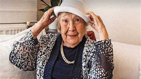 Після втра ти чоловіка жінка похилого віку розмістила оголошення в інтернеті “шукаю самотню