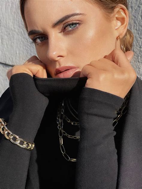 Anastasia Modelo De Paris France