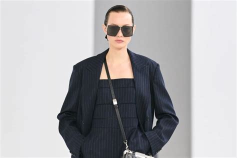 보그 선정 Fw 패션 트랜드에 딱 이런 모델 섭외 어때요 스포트라이트