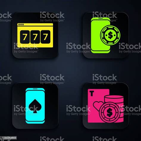 설정 카지노 칩과 카드 행운의 일곱 잭팟 온라인 포커 테이블 게임과 온라인 포커 테이블 게임 온라인 슬롯 머신을 재생합니다 검은 색 사각형 버튼 벡터 0명에 대한 스톡 벡터