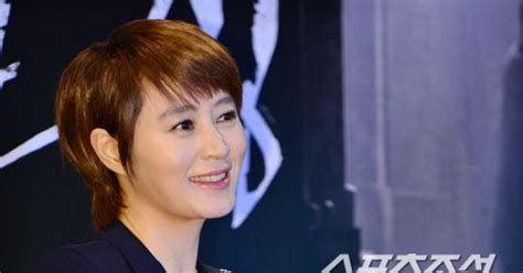 포토 김혜수 짧은 머리도 문제없이 소화