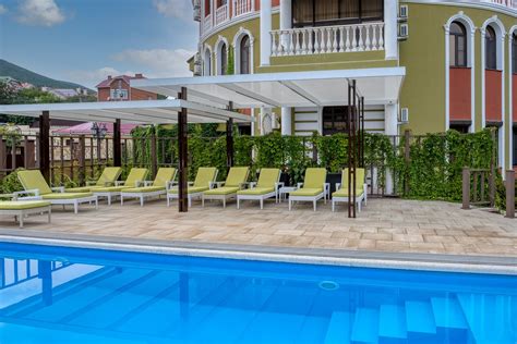 Мини отель «Биография в Новороссийске на берегу Чёрного моря в Краснодарском крае