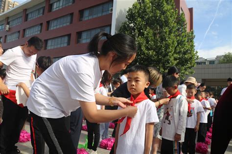 入队有“彩蛋”！金水区凤凰双语小学少先队新队员获更多成长 大河新闻