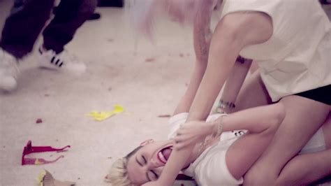 Miley Cyrus Desnuda En We Can T Stop