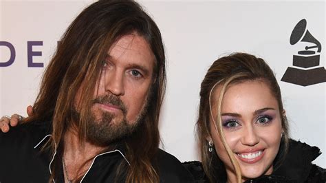 The Clear Sign Billy Ray And Miley Cyrus Relationship Is Tarnished