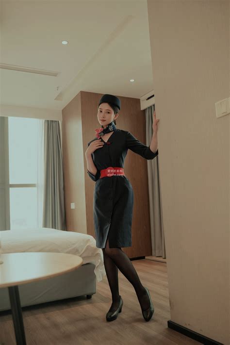 人气美女 年年nnian 空姐酒店篇 爱丝社