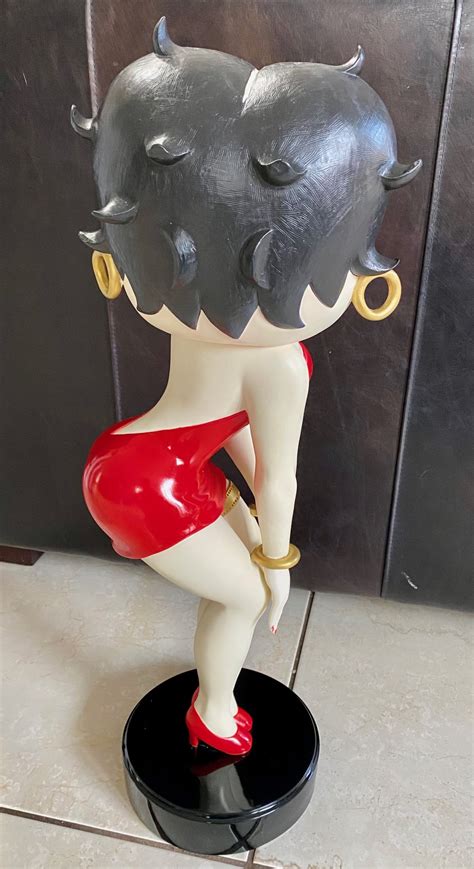 Statue 30 Tall Betty Boop Circa 2006 Collectable Property Room