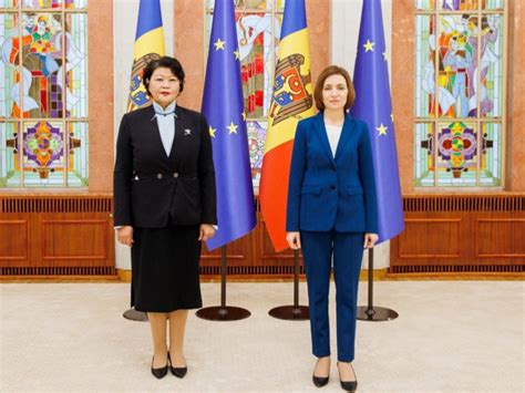 Элчин сайд Л Саянаа Итгэмжлэх жуух бичгээ өргөн барилаа Isee Mn