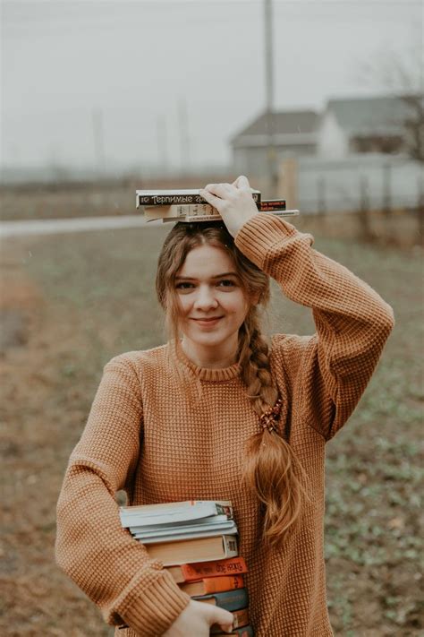 Фото с книгой Book Photography Instagram Book Photography Book Instagram