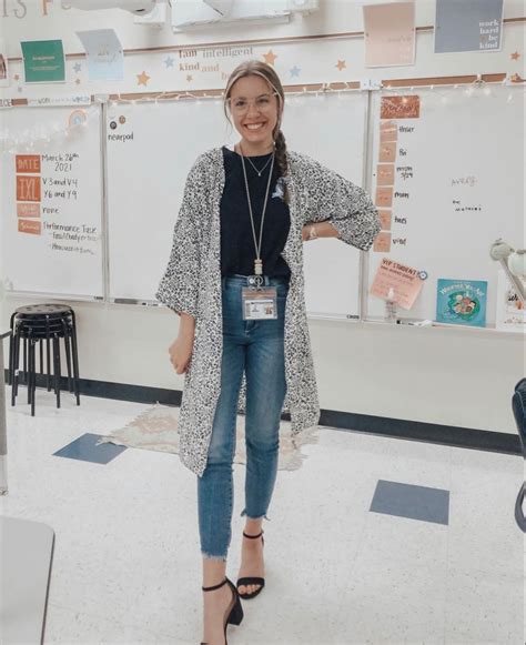 Pin By Kate Horstmann On Style Casual Teacher Outfit Teacher Outfits