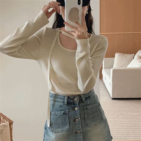 스퀘어넥 언밸 스트랩 니트 티셔츠 데이트 캐주얼코디 러블리 데일리 벚꽃 봄 가을 간절기 오피스 출근룩