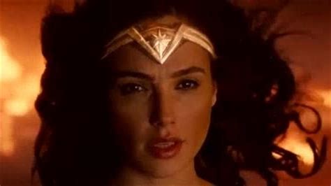 دانلودرایگان فیلم زن شگفت انگیز نماشا